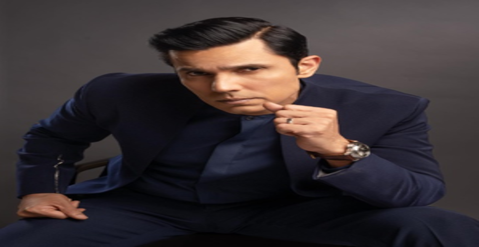 Randeep reveals why ‘certain political party’ maligned Savarkar's ...