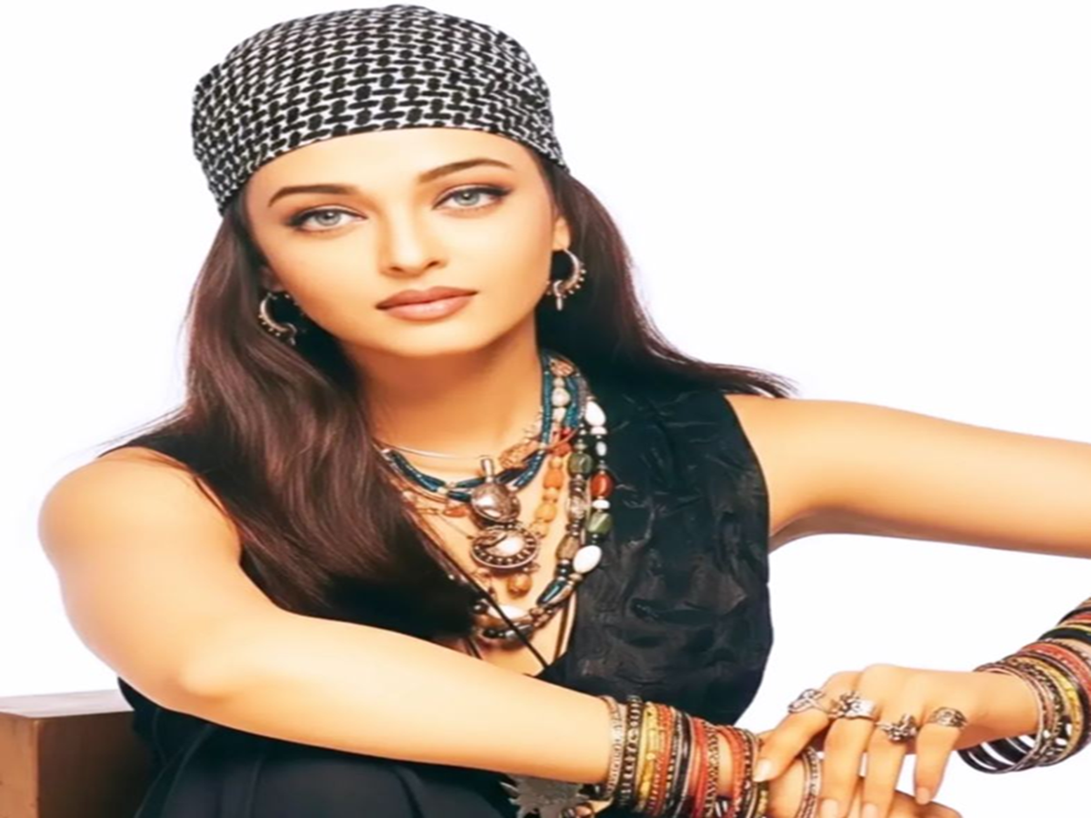 Discover Aishwarya Rai's Unique Eye Color and Timeless Beauty