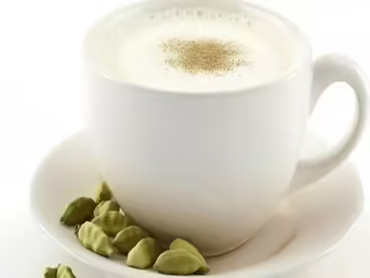Unlock the Health Benefits of Cardamom Milk