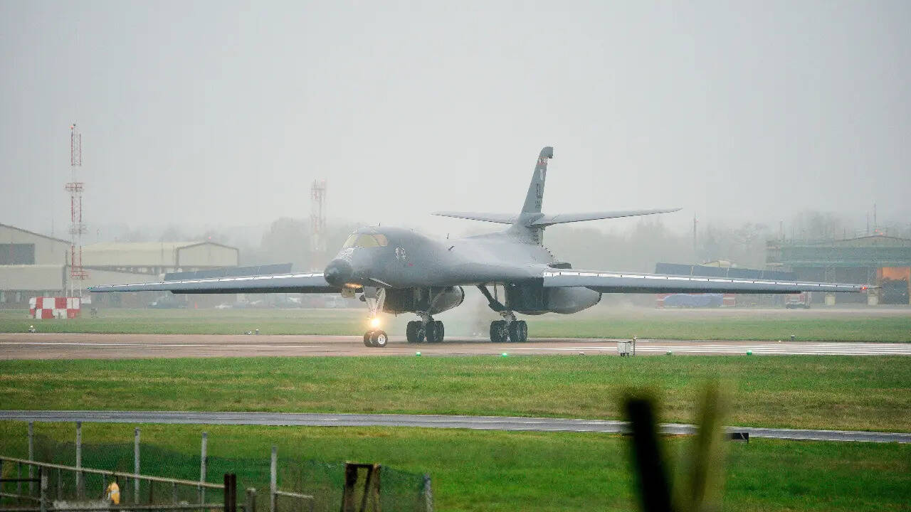 US Military Actions in the UK: B-1 Lancer Arrives