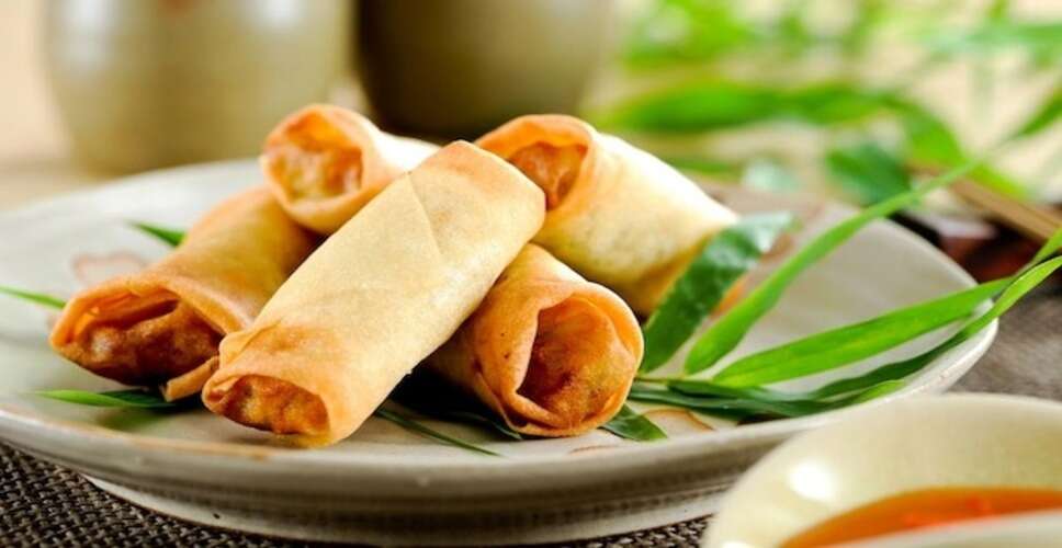 Spring Roll Delight: Elevate Your Taste Buds with Chicken Schezwan Rolls